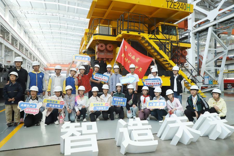 Classrooms on factory floor: inside China's factory tour boom-Xinhua