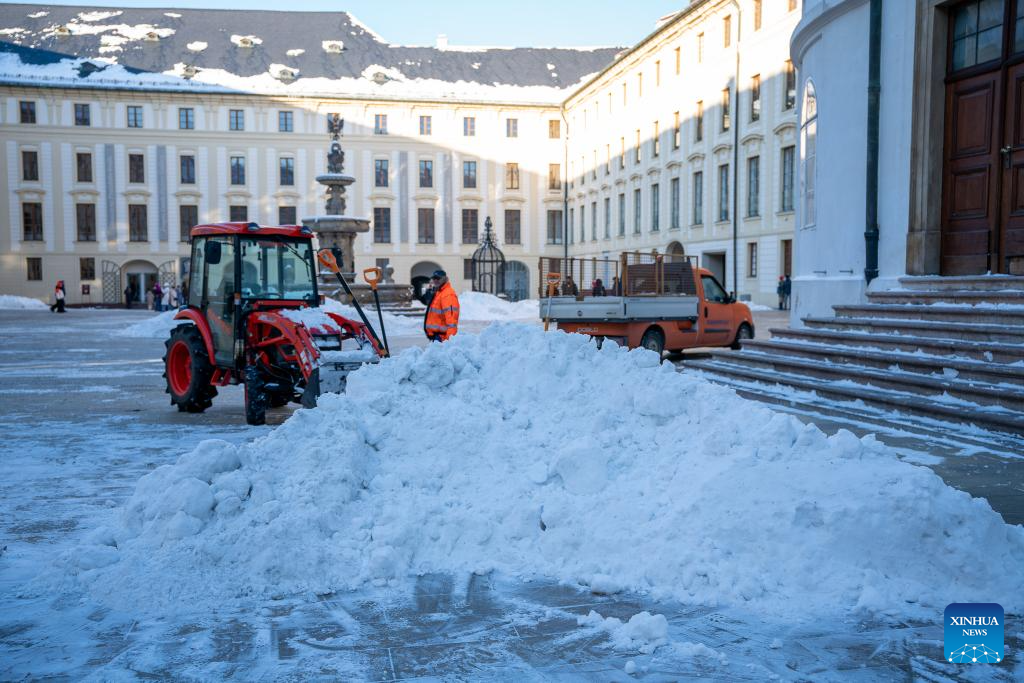 Snow view in Prague, Czech Republic-Xinhua