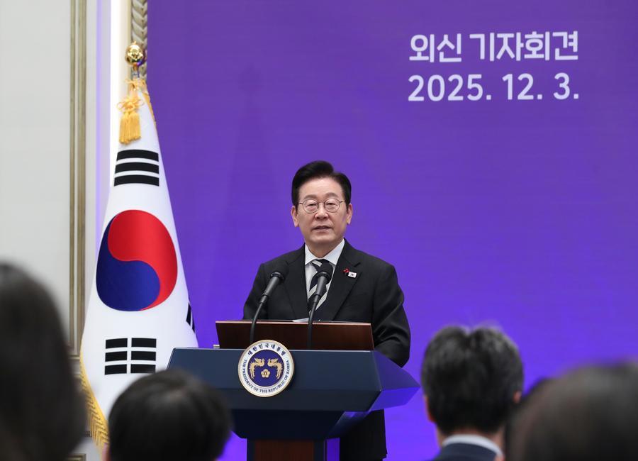 Leaders meet, but enduring rifts remain in Japan-S.Korea ties-Xinhua