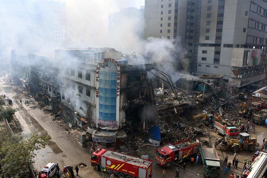 Death toll rises to 21 in shopping mall fire in Pakistan's Karachi-Xinhua
