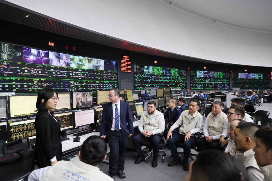 China trains Kazakh workers for Astana light rail project-Xinhua