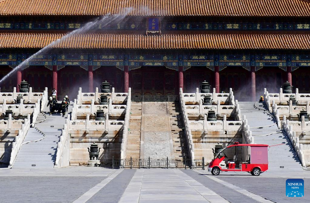 Fire drill held at Palace Museum in Beijing-Xinhua