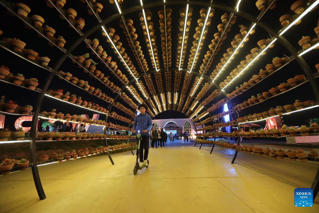 People visit Green Zone of COP27 in Sharm El-Sheikh, Egypt-Xinhua