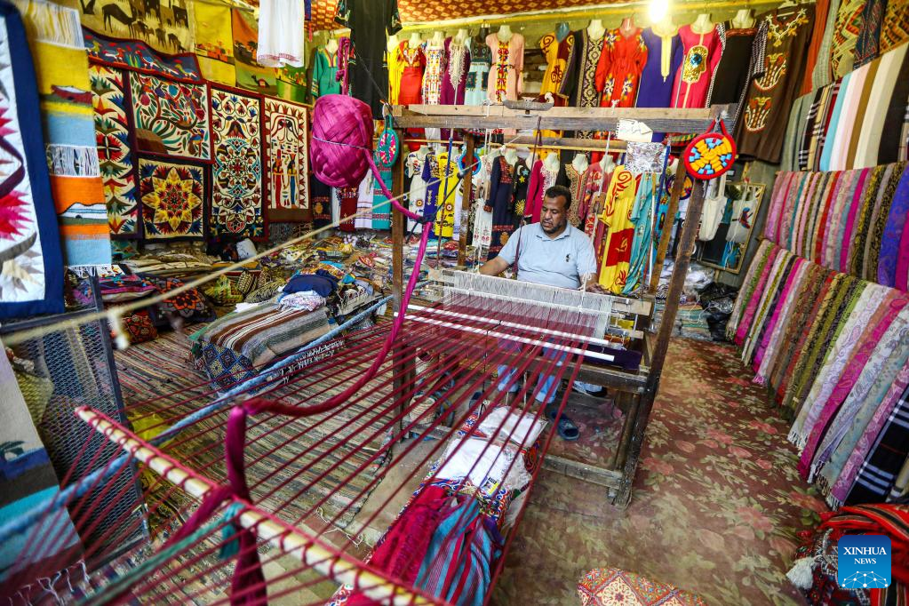 In pics: weaving industry at touristic Nubian village in Aswan, Egypt ...