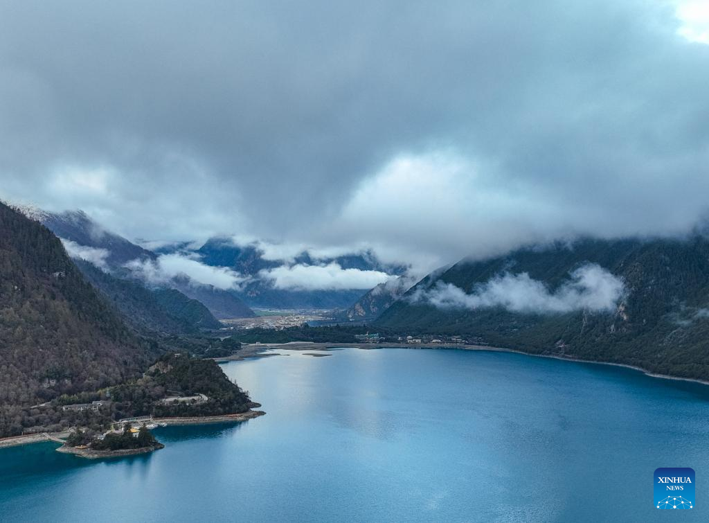 Charming view of Basum Lake in SW China's Tibet-Xinhua