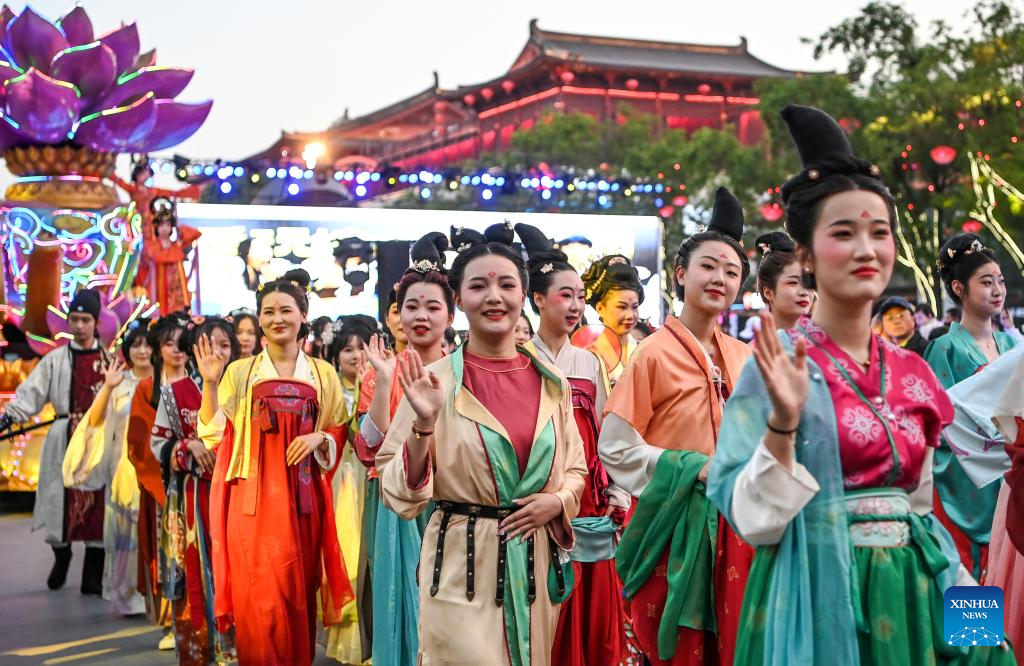 In pics: Datang Everbright City, tourist landmark of Xi'an, NW China-Xinhua