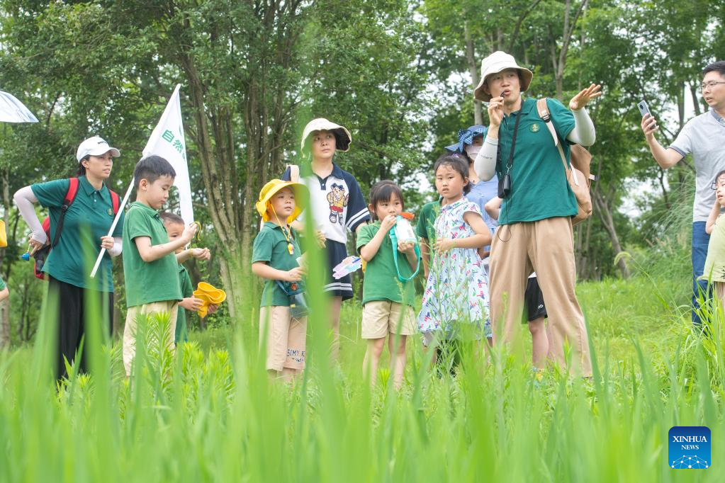 People visit Guangyang Isle for ecological education tour in SW China's ...