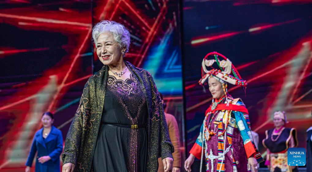 Art show held to celebrate Chongyang Festival in Lhasa, Tibet -Xinhua