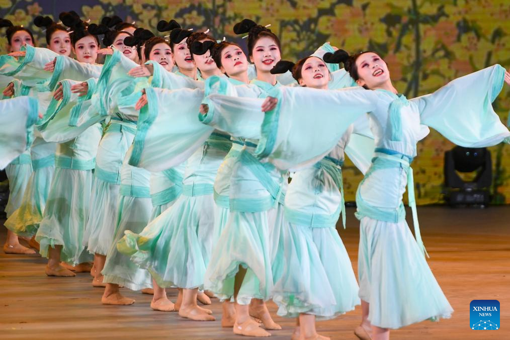 Across China: Young people infuse vibrancy into Chinese square dancing ...