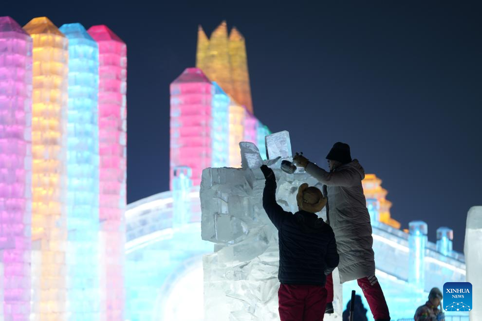 In pics: 35th Harbin International Ice Sculpture Competition-Xinhua