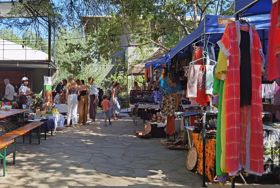(Hello Africa) Namibian city market bolsters local economy-Xinhua