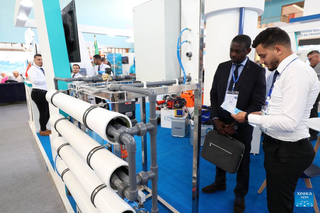 People visit 19th Int'l Exhibition of Water Equipment, Technologies and ...