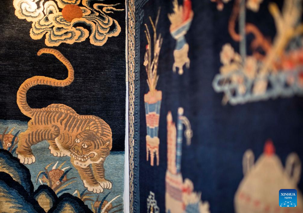 Palace carpet inheritor studio in China's Beijing-Xinhua