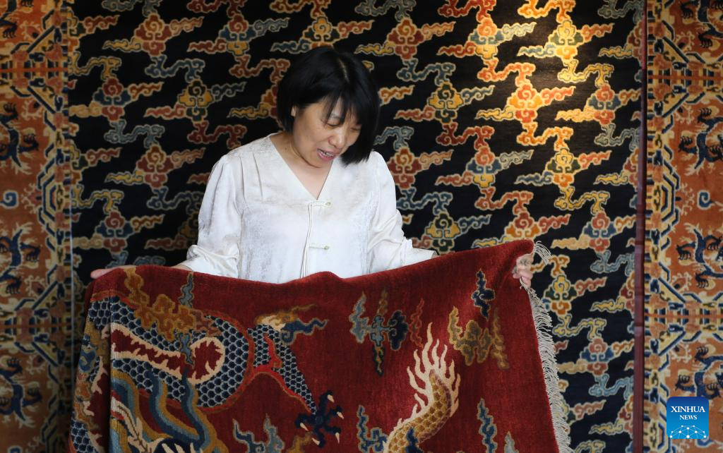 Palace carpet inheritor studio in China's Beijing-Xinhua