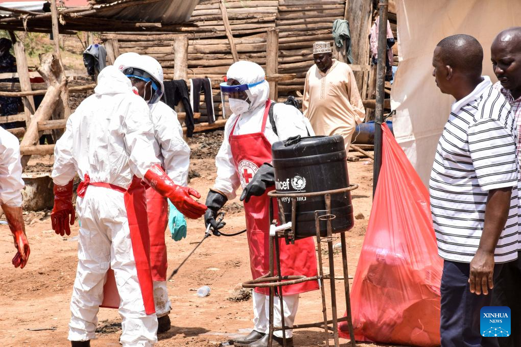 Death toll rises to 30 in Uganda garbage dump landslide: police-Xinhua