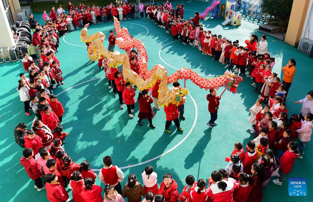 Students embrace new semester with diverse "first lesson" across China ...