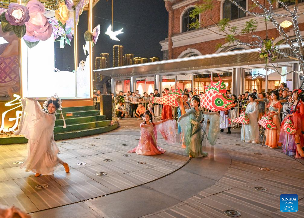 Vibrant snapshots of China during Labor Day holiday-Xinhua