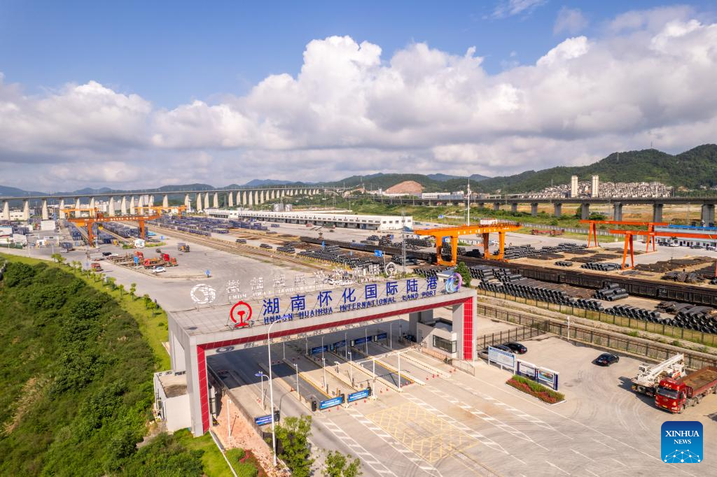 City view of Huaihua in central China's Hunan-Xinhua