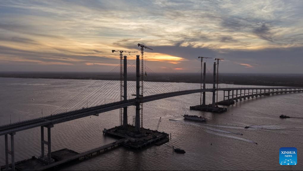 China-built river bridge opens to traffic in Guyana-Xinhua