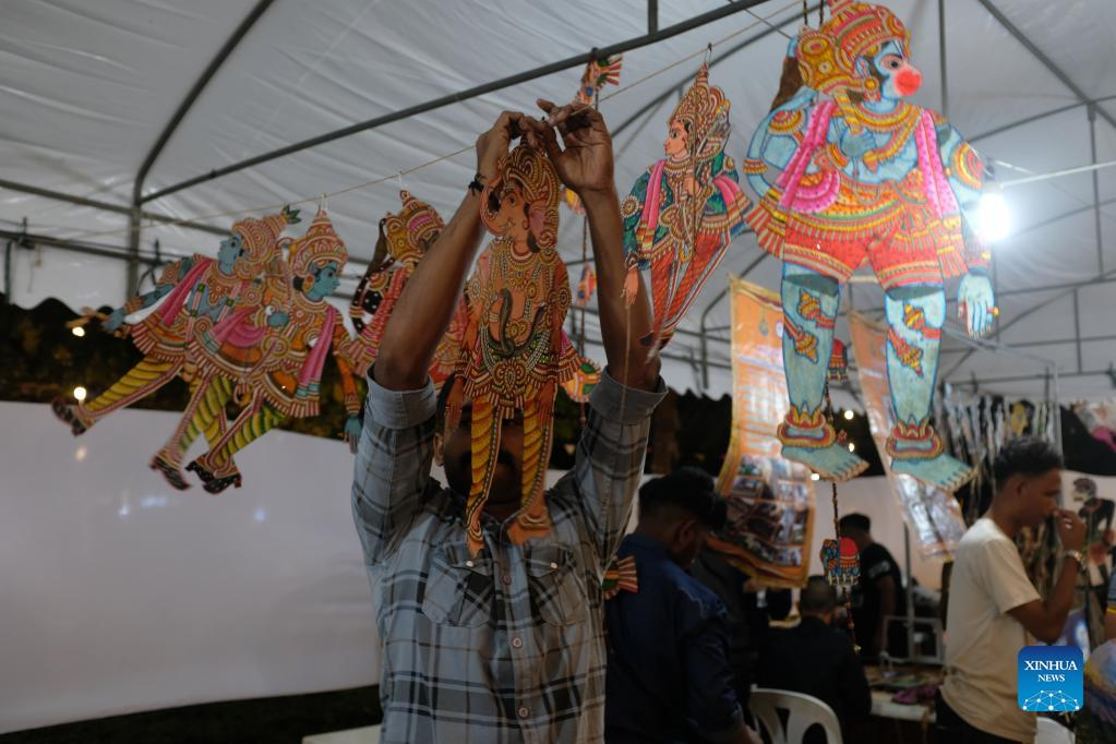 Thailand attracts visitors with shadow puppet festival-Xinhua