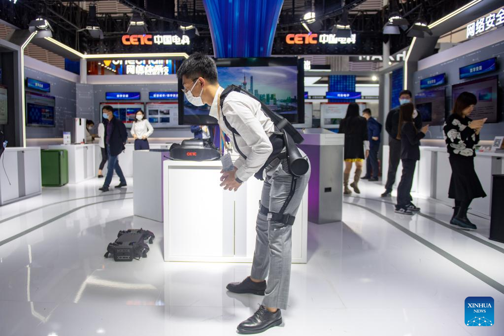 Light of Internet Expo kicks off in Wuzhen, east China's Zhejiang-Xinhua