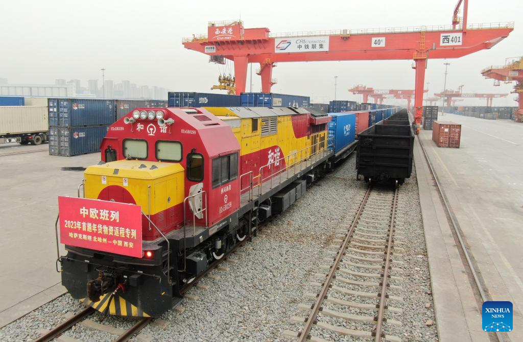 China-Europe freight train loaded with flour arrives in Xi'an, China's ...