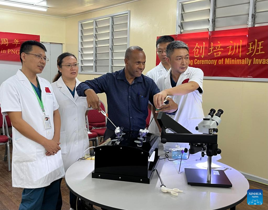 Chinese doctors share minimally invasive surgery expertise with PNG ...