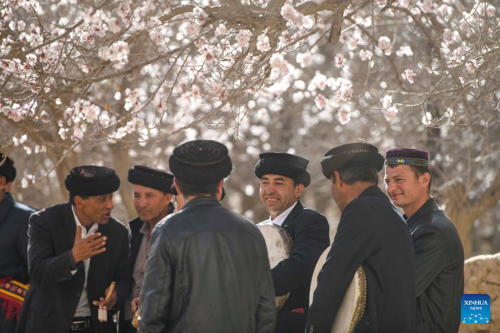Township in Xinjiang develops rural tourism to increase local incomes ...