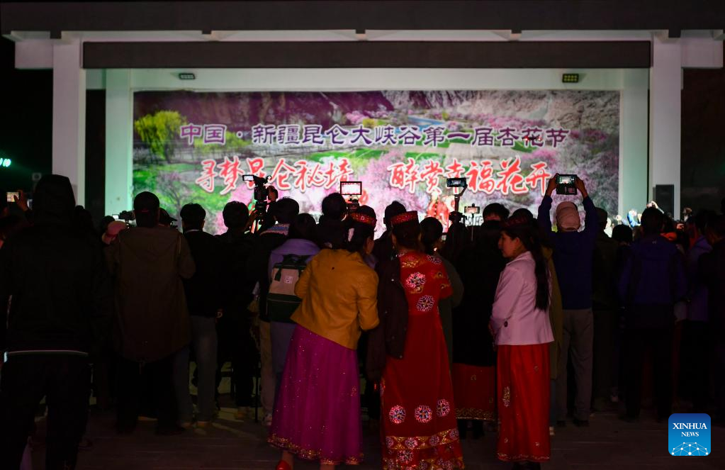 Township in Xinjiang develops rural tourism to increase local incomes ...