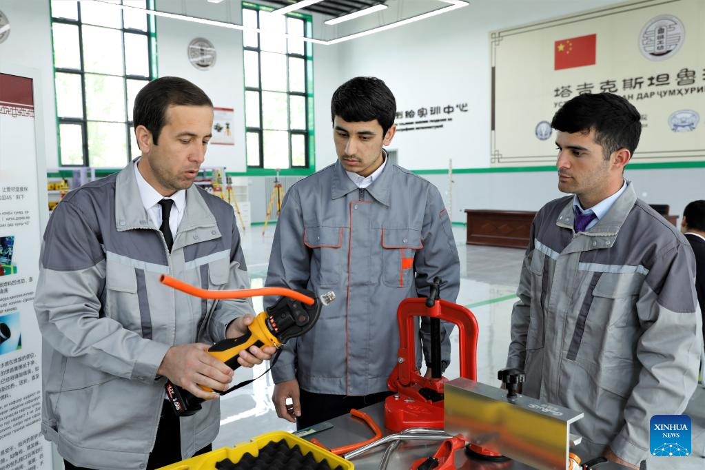 Chinese Luban Workshop helps train students in Tajikistan-Xinhua