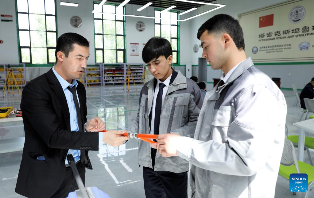 Chinese Luban Workshop helps train students in Tajikistan-Xinhua