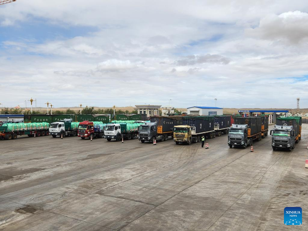 China-Mongolia border port sees rising goods volume-Xinhua