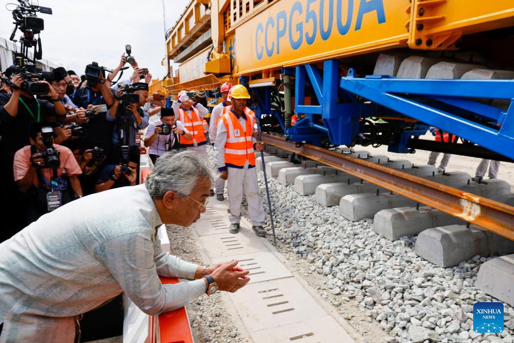 First tracks laid for Malaysia's mega rail project-Xinhua