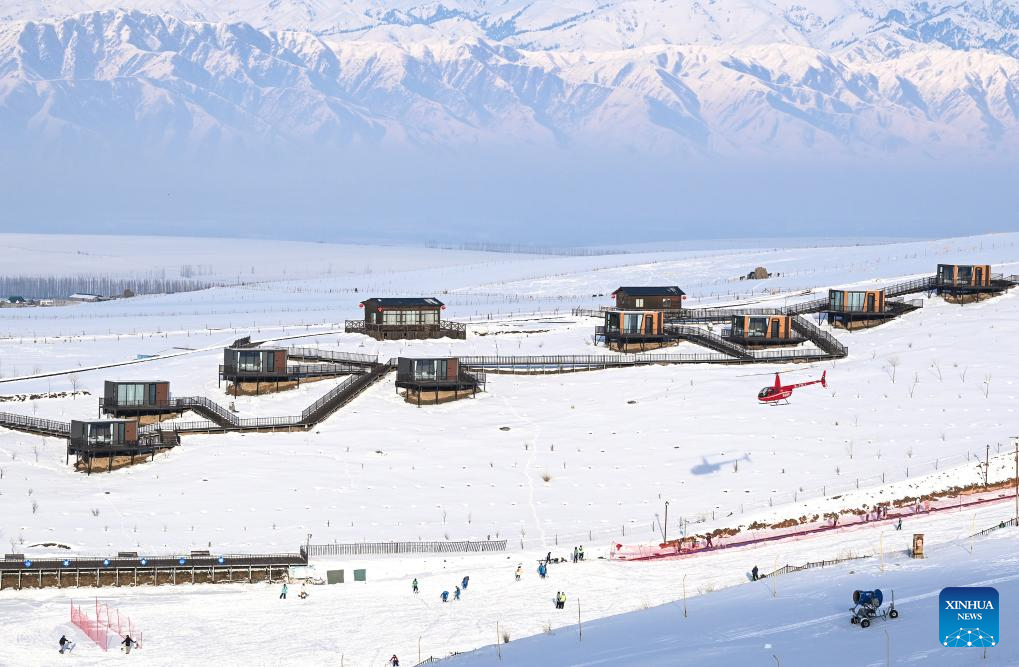 In pics: ski resort in Xinjiang-Xinhua
