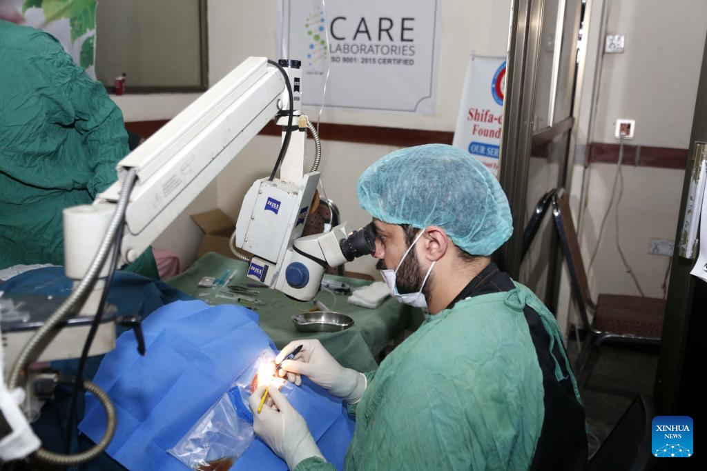 Feature: Chinese charity groups facilitate free eye treatment in ...