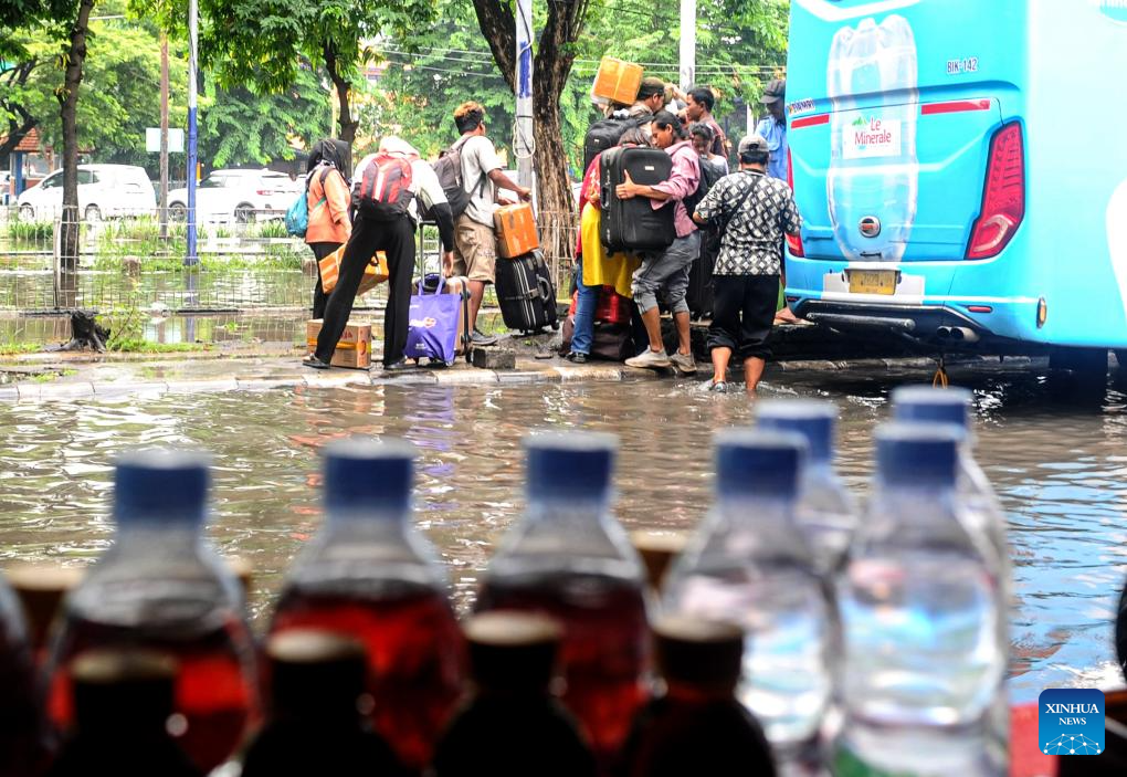 Flood hits Sidoarjo, Indonesia-Xinhua