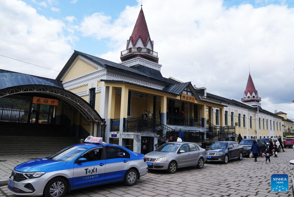 Exotic town becomes popular tourist destination in NE China-Xinhua