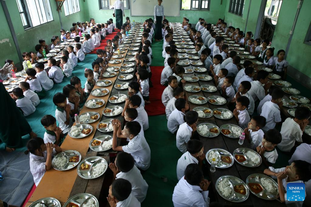 Feature: Chinese foundation donates free meals to primary school ...