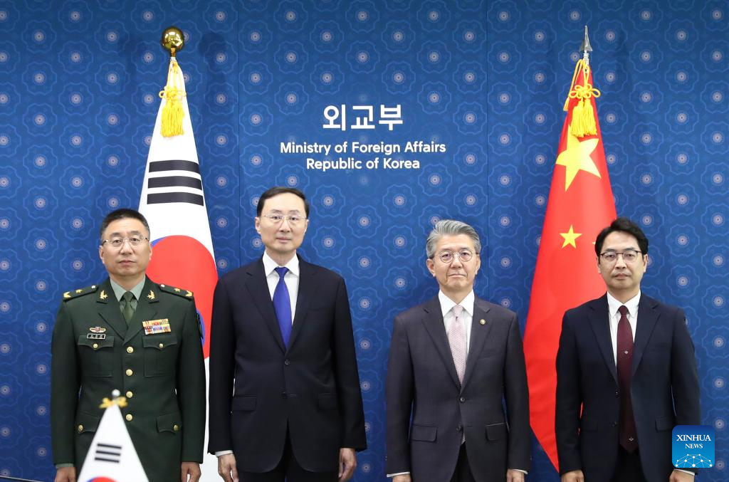 China, ROK hold "2+2" diplomatic, security talks in Seoul-Xinhua