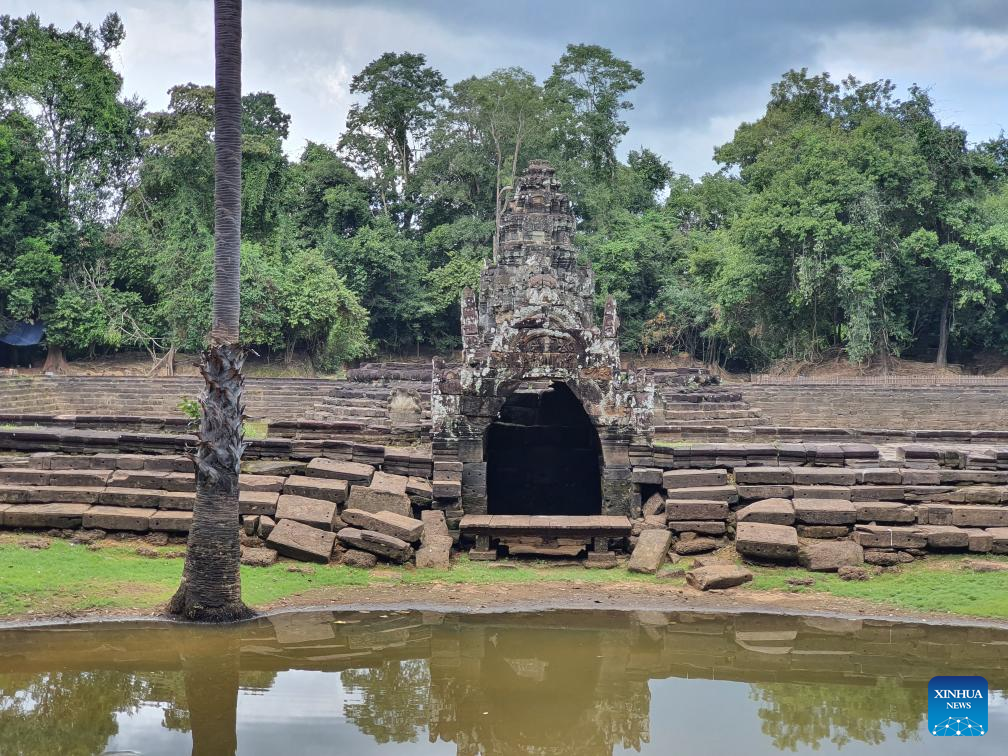 Restoration work underway around Neak Poan temple's shrines in Cambodia's Angkor complex-Xinhua