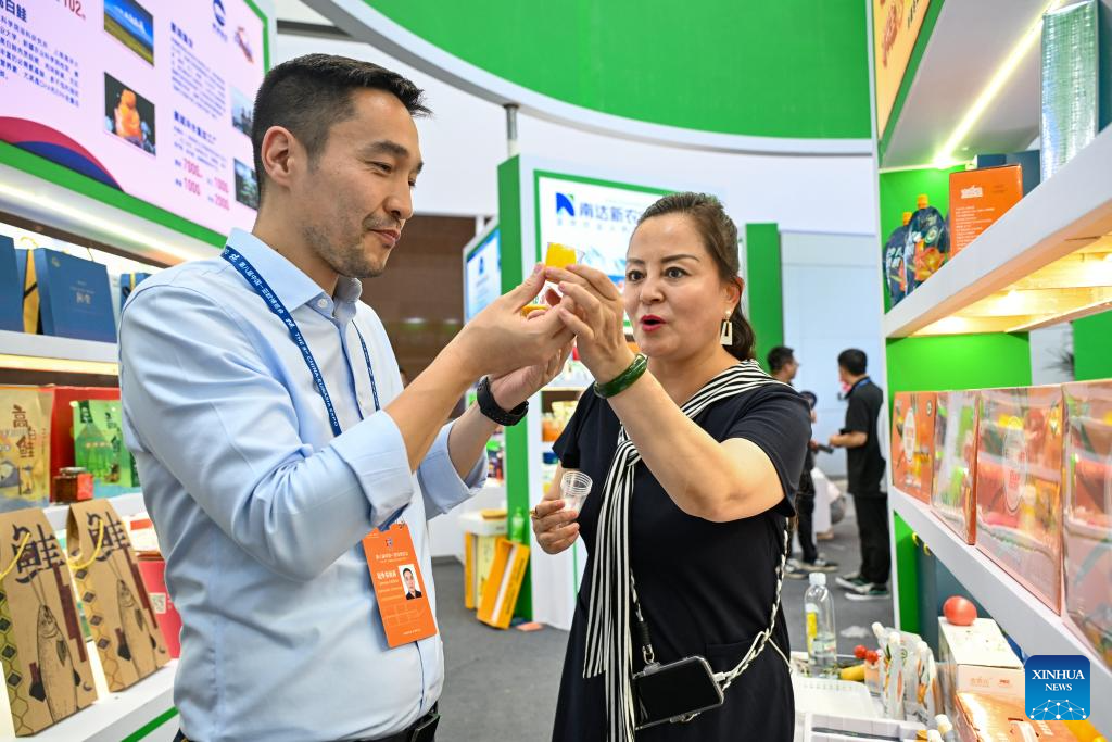 Mongolian exhibitor seeks trade opportunities at 8th China-Eurasia Expo ...