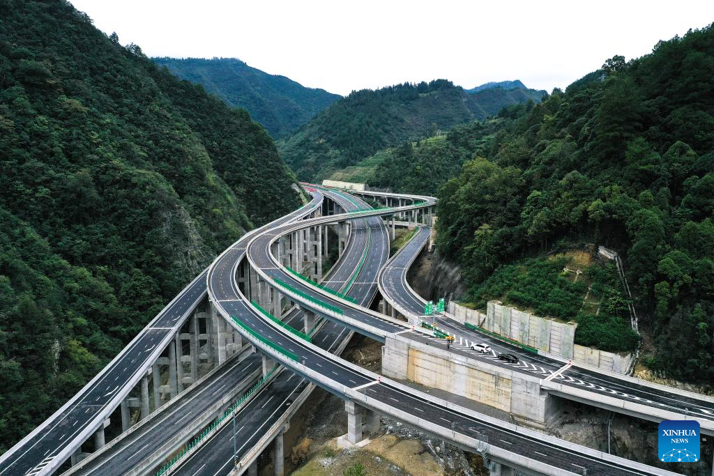 Expressway in SW China's Guizhou to begin trial operations-Xinhua