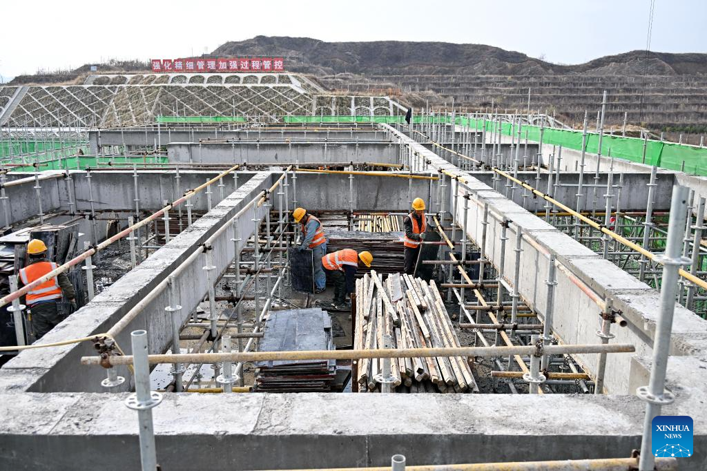 Main structure of Fuping Railway Station capped in Hebei, N China-Xinhua