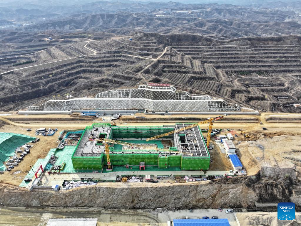 Main structure of Fuping Railway Station capped in Hebei, N China-Xinhua