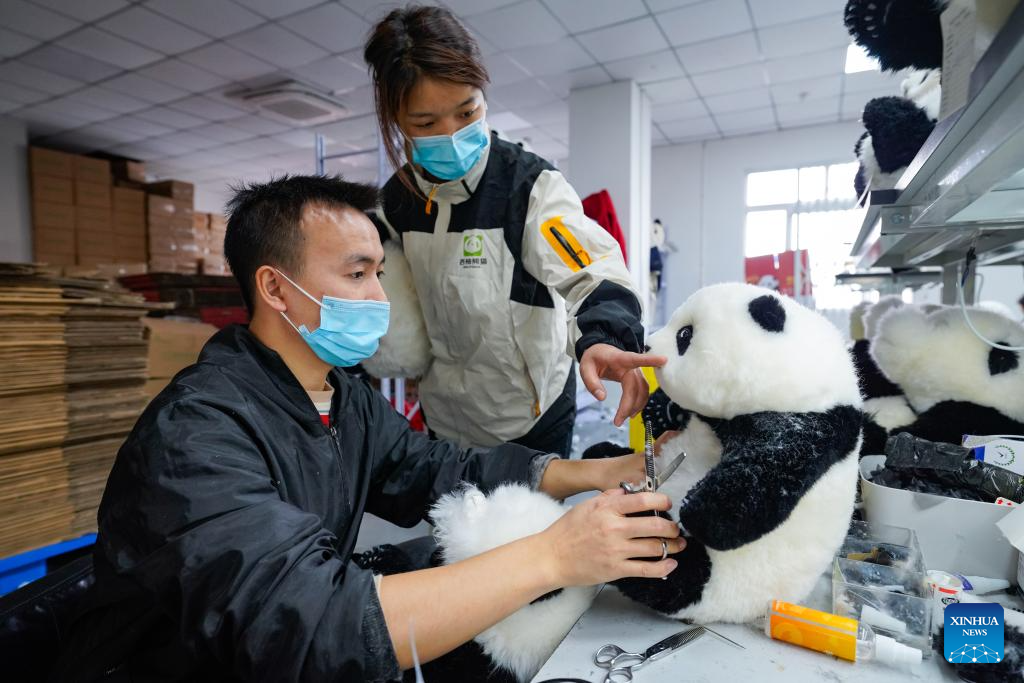 China's innovative panda toys get popular around world-Xinhua
