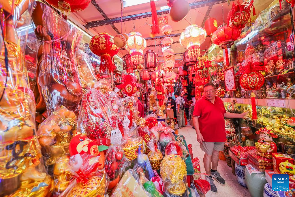Spring Festival decorations prepared in Chinatown in Manila, the ...
