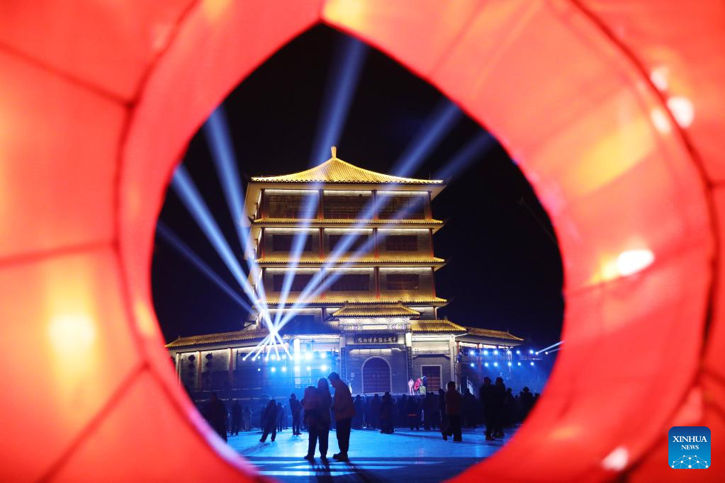 People enjoy various activities across China during Spring Festival-Xinhua