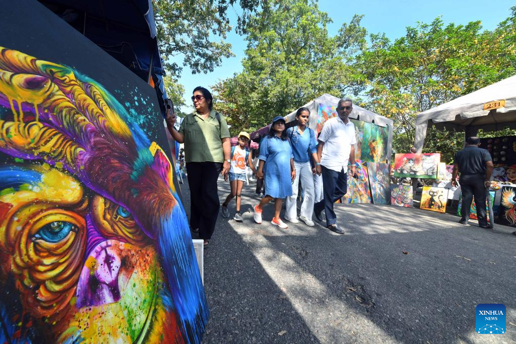 People visit Kala Pola 2025 in Colombo, Sri Lanka-Xinhua