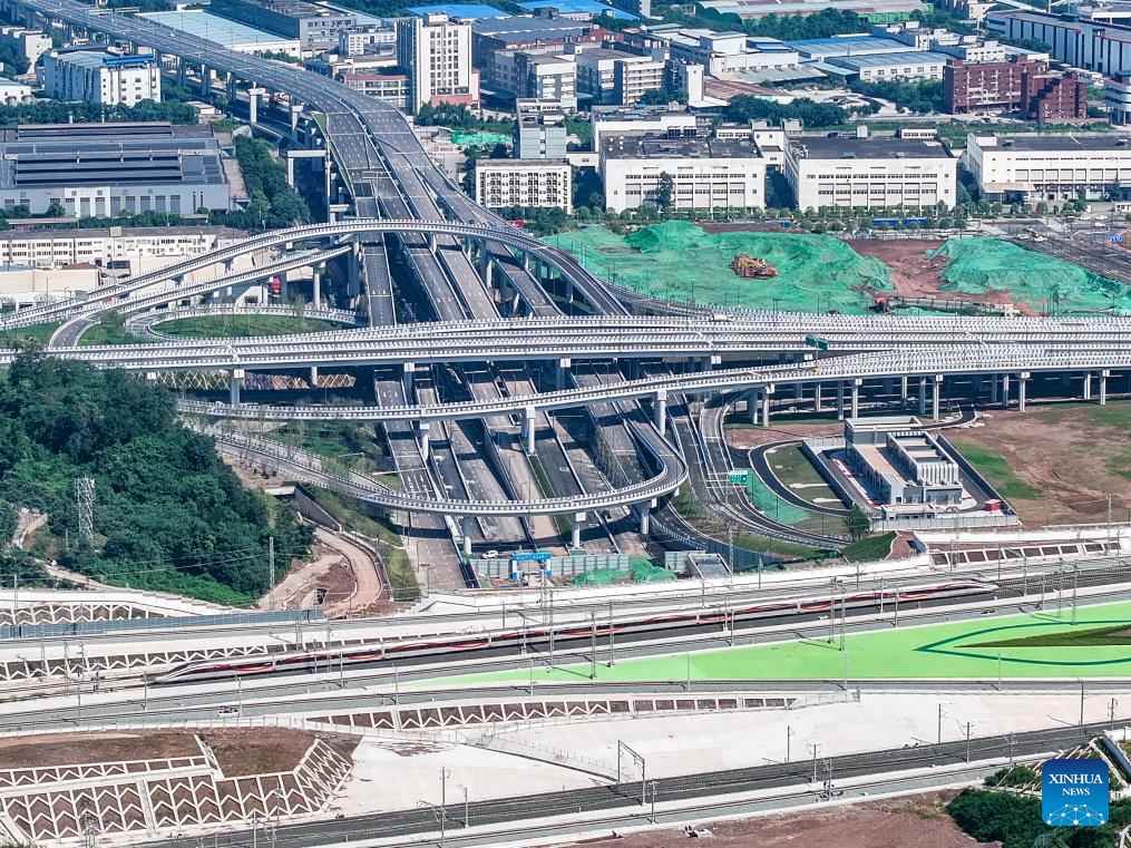 Key high-speed rail link opens in SW China-Xinhua