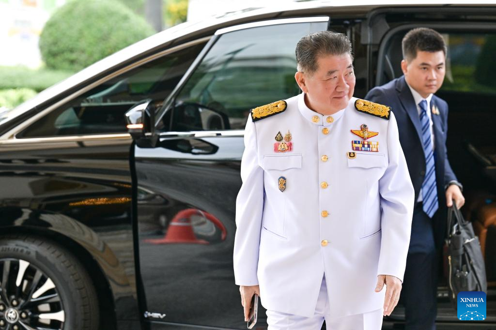 Thai king swears in new ministers after cabinet reshuffle-Xinhua